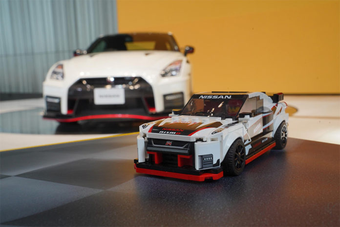LEGO® Speed Champions Nissan GT-R NISMO Tribute to Legendary Supercar