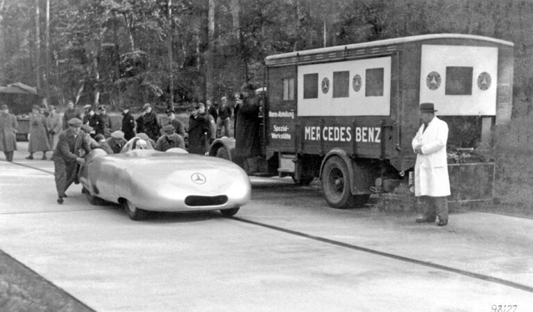 Motorsport Legend Rudolf Caracciola: “A Silver Lining in Racing Drivers ...